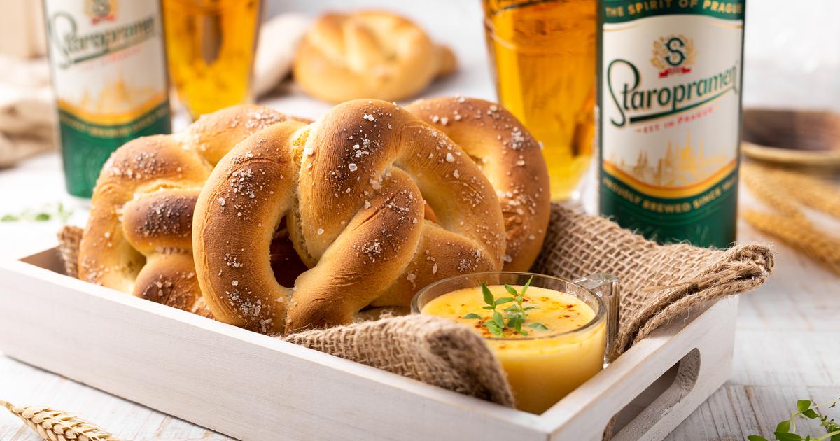 Slani pereci s pivskim umakom od sira