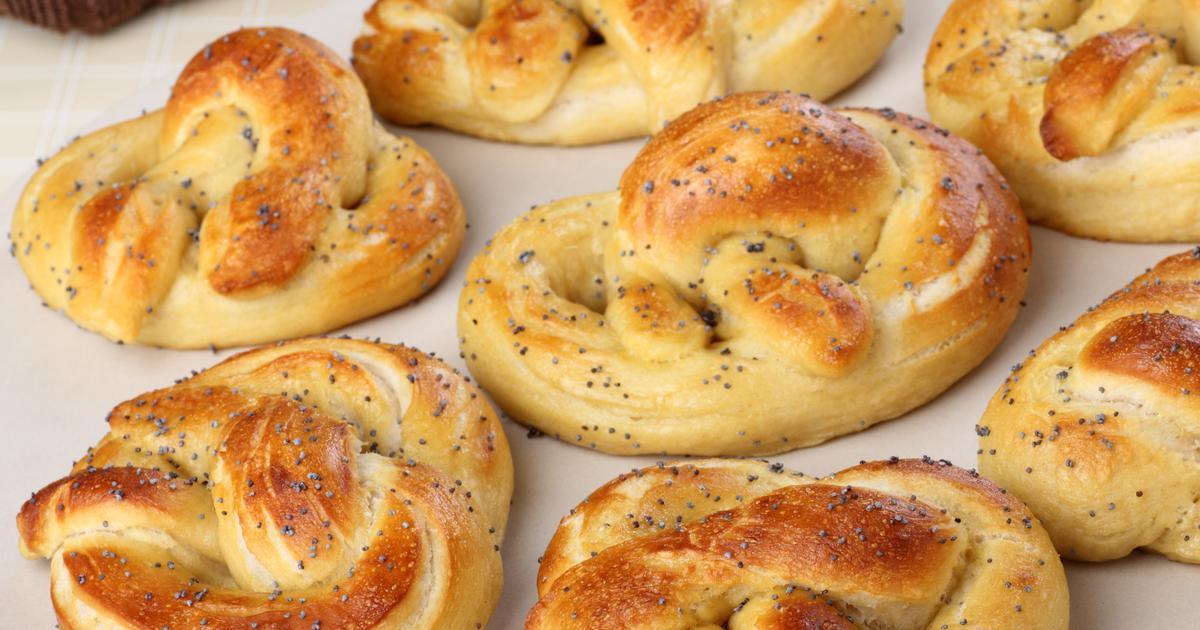 Meki pereci s umakom od sira