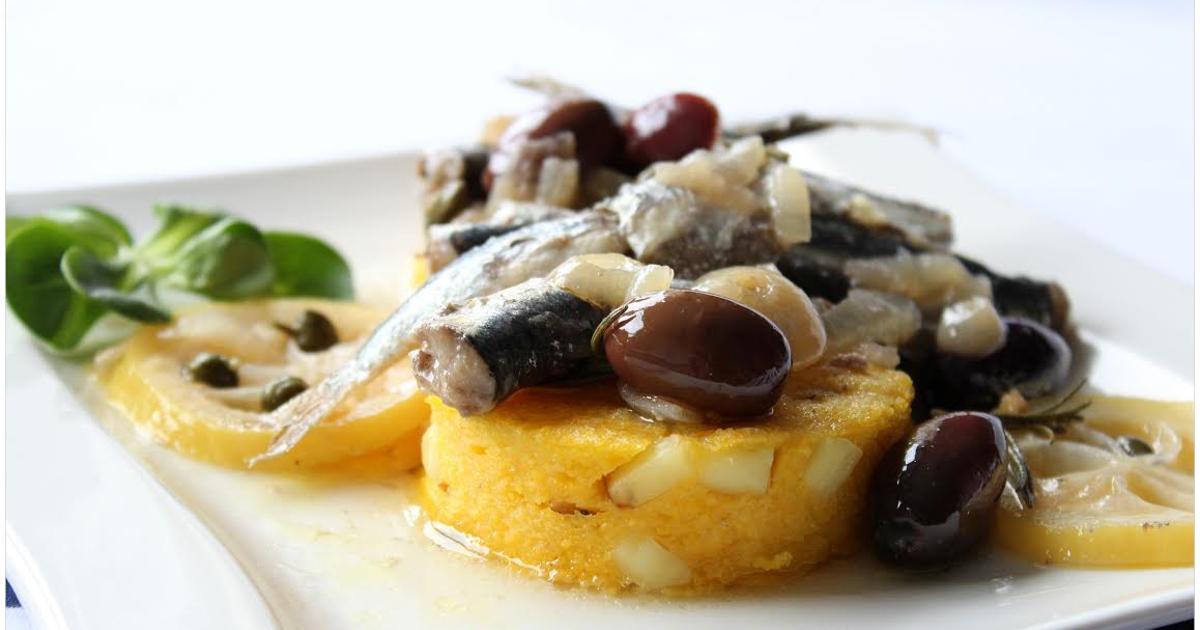 Proljetna marinada od srdela sa zapečenom palentom