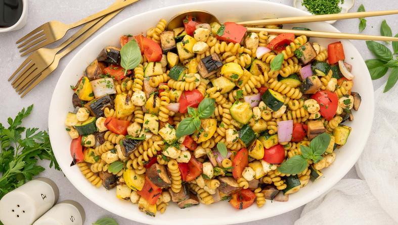 Odlična salata od tjestenine i grilanog povrća