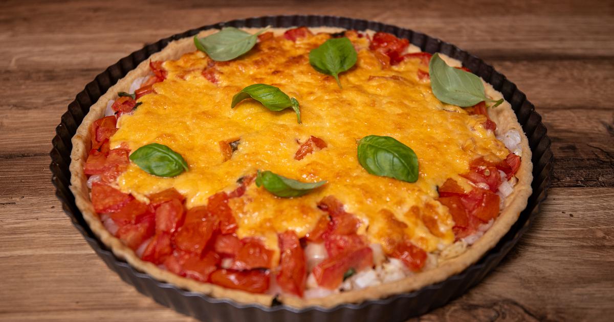 Quiche s rajčicama, sirom i majonezom - toplo predjelo blagdanskih okusa