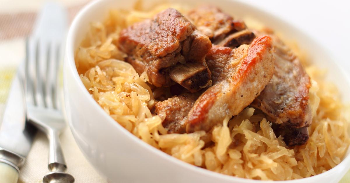 Carsko meso s kuhanim krumpirom i kiselim kupusom